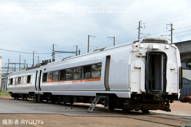 【JR東】651系OM206編成の中間車モハ651-1006が解体線に |2nd-train鉄道ニュース